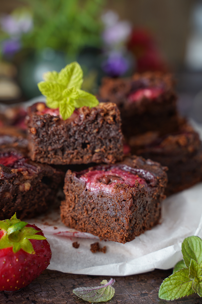 Najlepsze brownie z truskawkami - niebo na talerzu